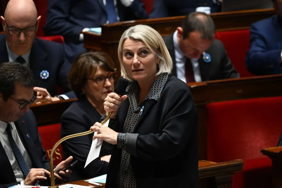 Stéphanie Rist: vittoria elettorale, resta ministro - www.latestata.it