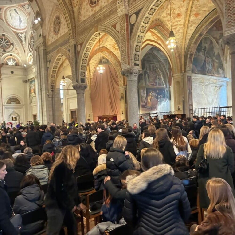 Milano: Grande affluenza per i funerali di Achille e Chiara - www ...